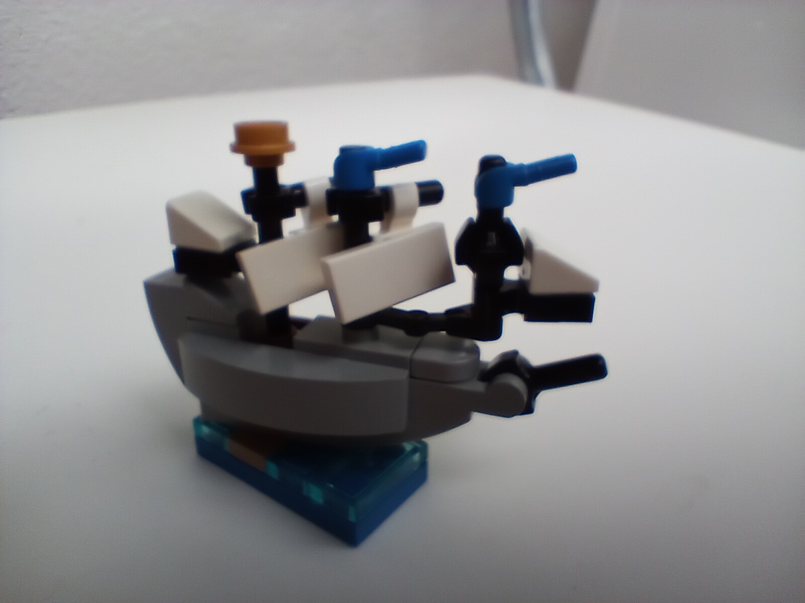 MOC-uiala torturilor - Creatia 6: Microscale Boat by Mad_Horax - RoLUG ...